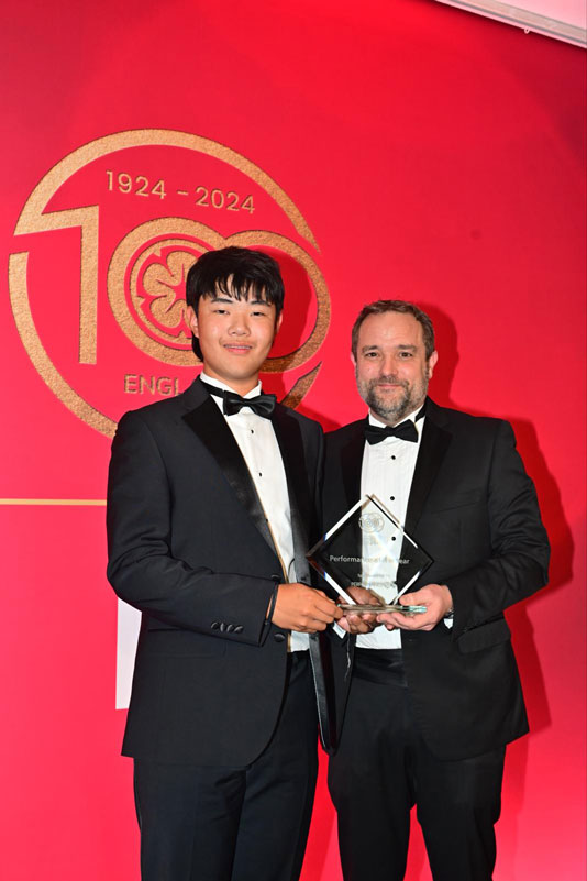 Kris Kim and Alex MacGregor win England Golf Awards